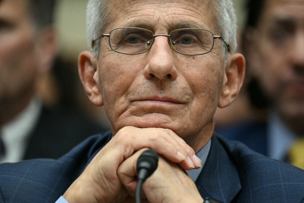 Fauci parashikoi në 2017 nevojën për masa ndaj infeksioneve, por jo ...