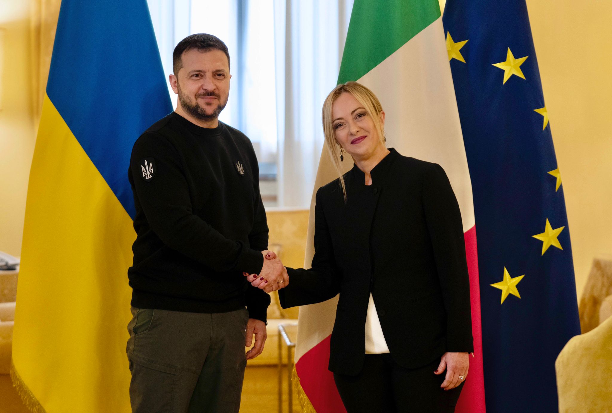 Giorgia Meloni nuk fshiu fotot me Zelenskyn nga rrjetet e saj sociale ... Giorgia Meloni nuk fshiu fotot me Zelenskyn nga rrjetet e saj sociale ...